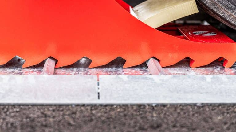 POWER CHOCK® AUTO | Automatic Vehicle Restraint